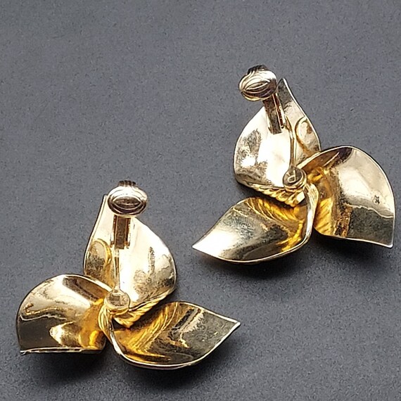 Sarah Coventry Gold Trillium Chunky Clip On Earrings … - Gem