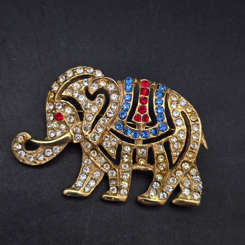 Elephant Brooch' - Etsy