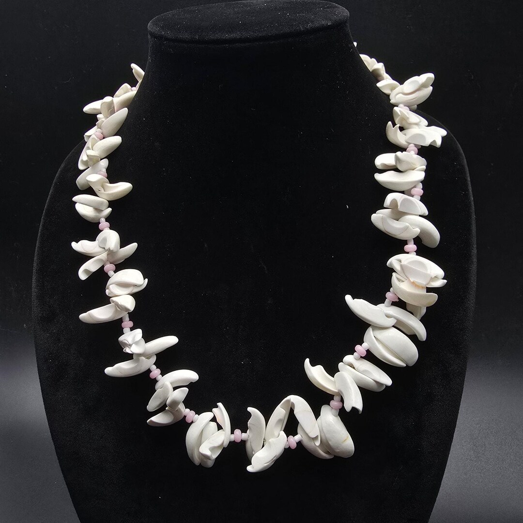 White Sea Shell Necklace Pink Accent Beads Summer Luau Beach - Etsy