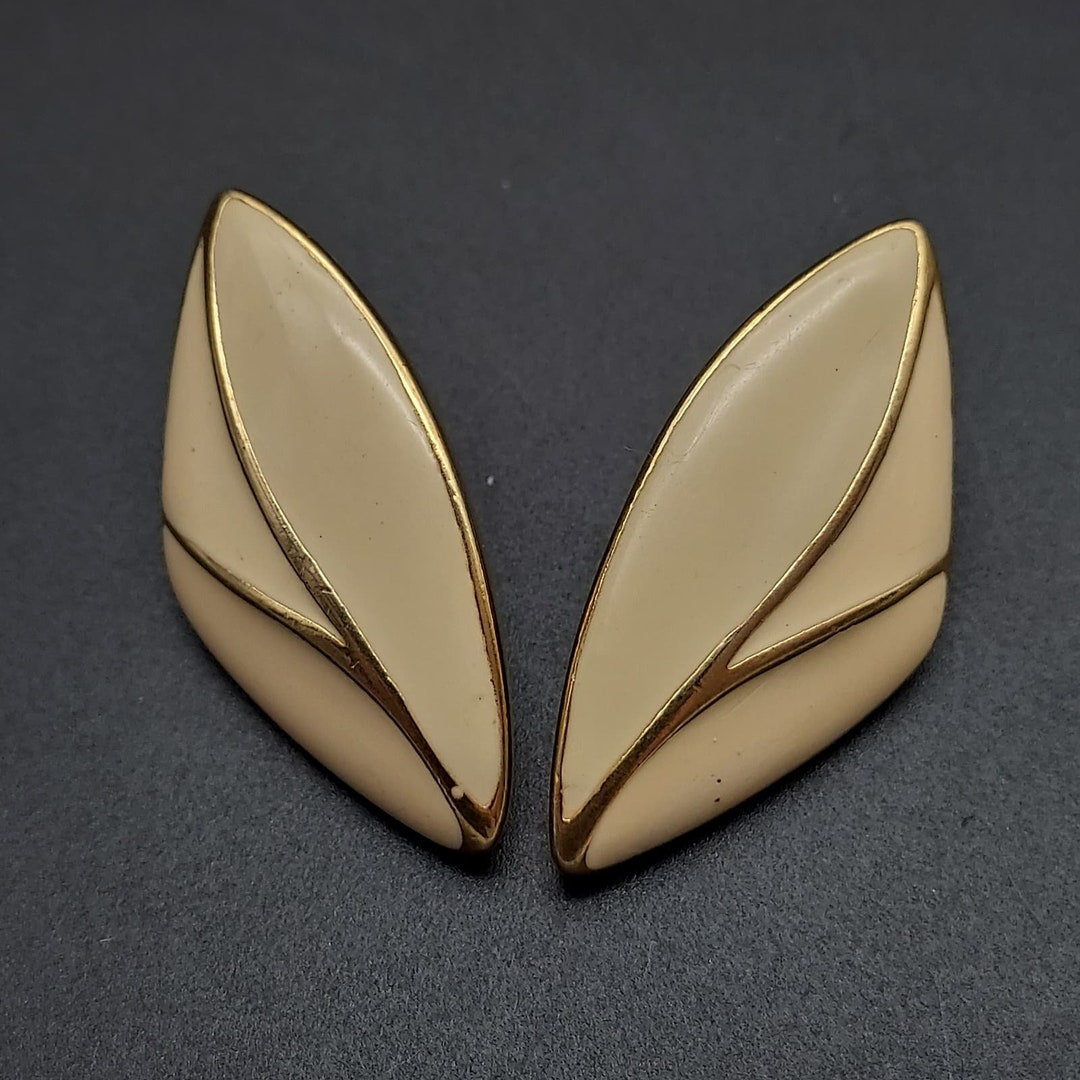 Trifari Cream Enamel Gold Tone Earrings Pierced Vintage 1980s Costume ...
