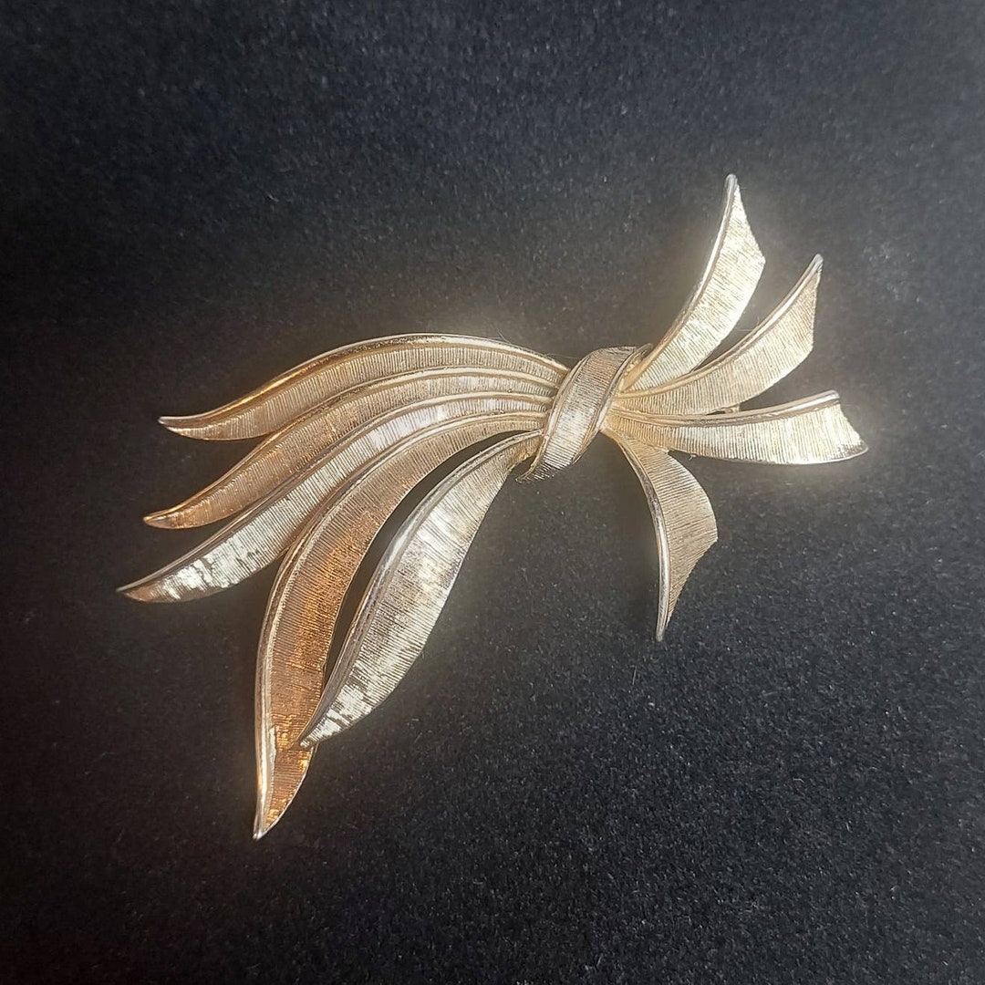Vintage Monet Gold Tone Bow Brooch Costume Jewelry - Etsy