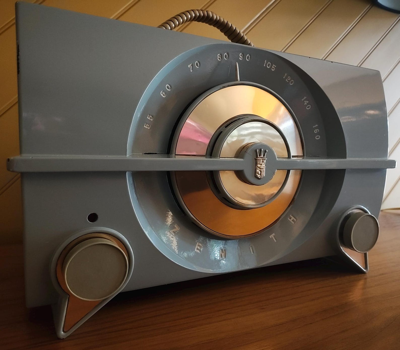 Hard-to-find 1950s Gray Zenith Radio With Handle: Now a Bluetooth ...