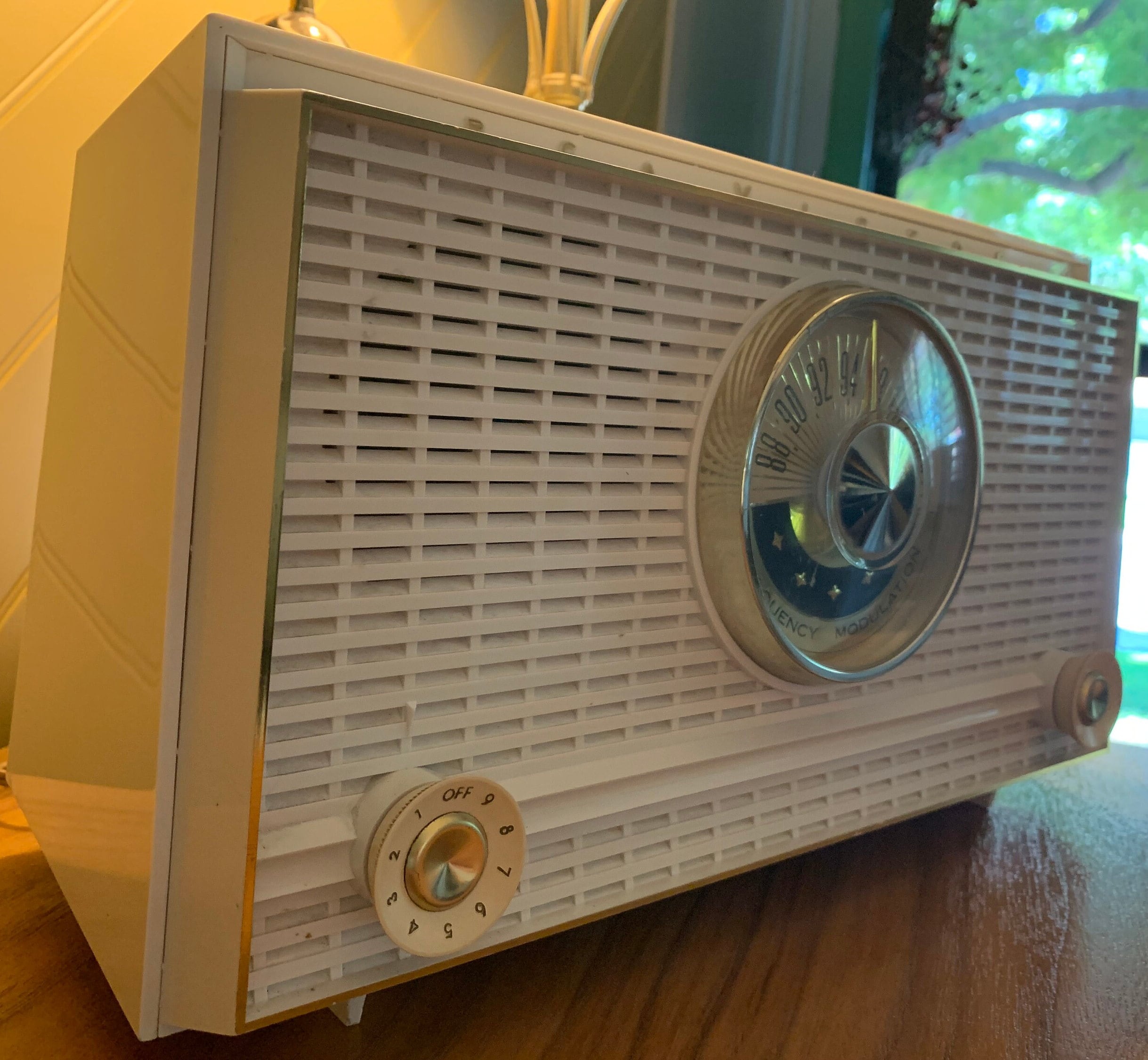 Champagne White 1960s Mid-century RCA Victor Radio Model 1-F-2E: Now a ...