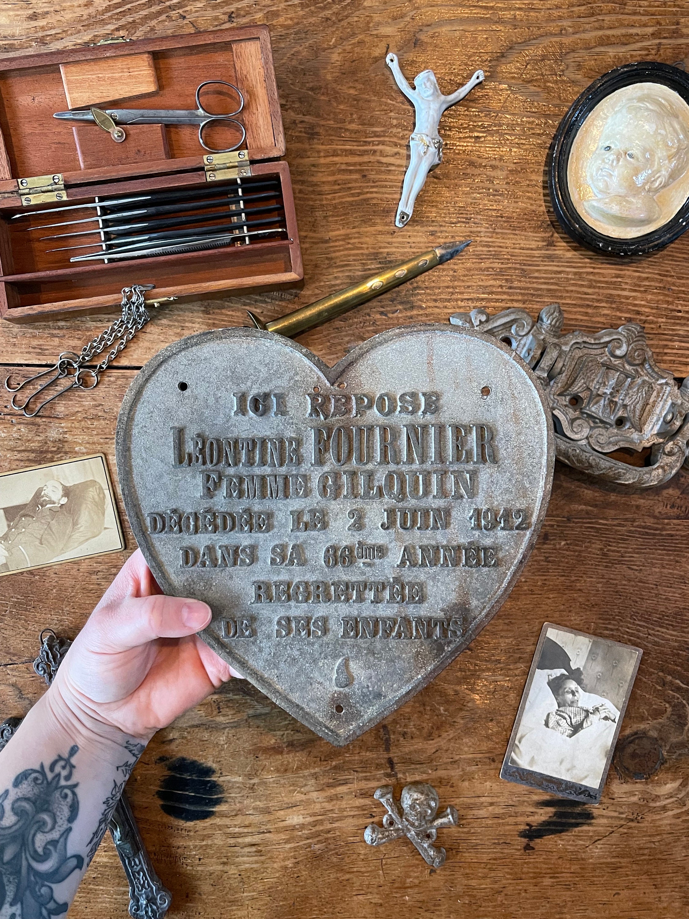 Cast Iron Cemetery Memorial Heart Antique Mourning Funeral Plaque ...
