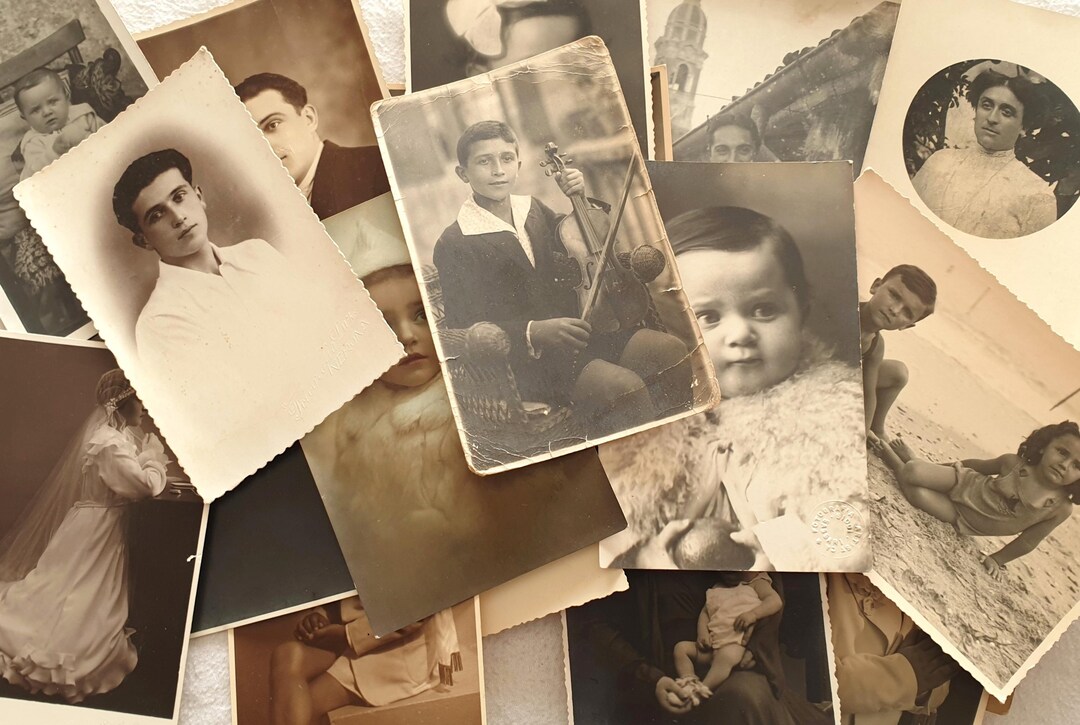 Lot 19 Antique Photographs of Portraits of Men, Women, and Children ...