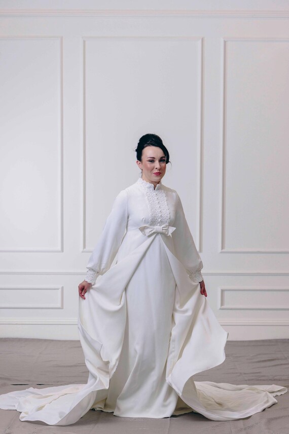 1970s Vintage Jean Paton Wedding Dress - Empire Lace,… - Gem
