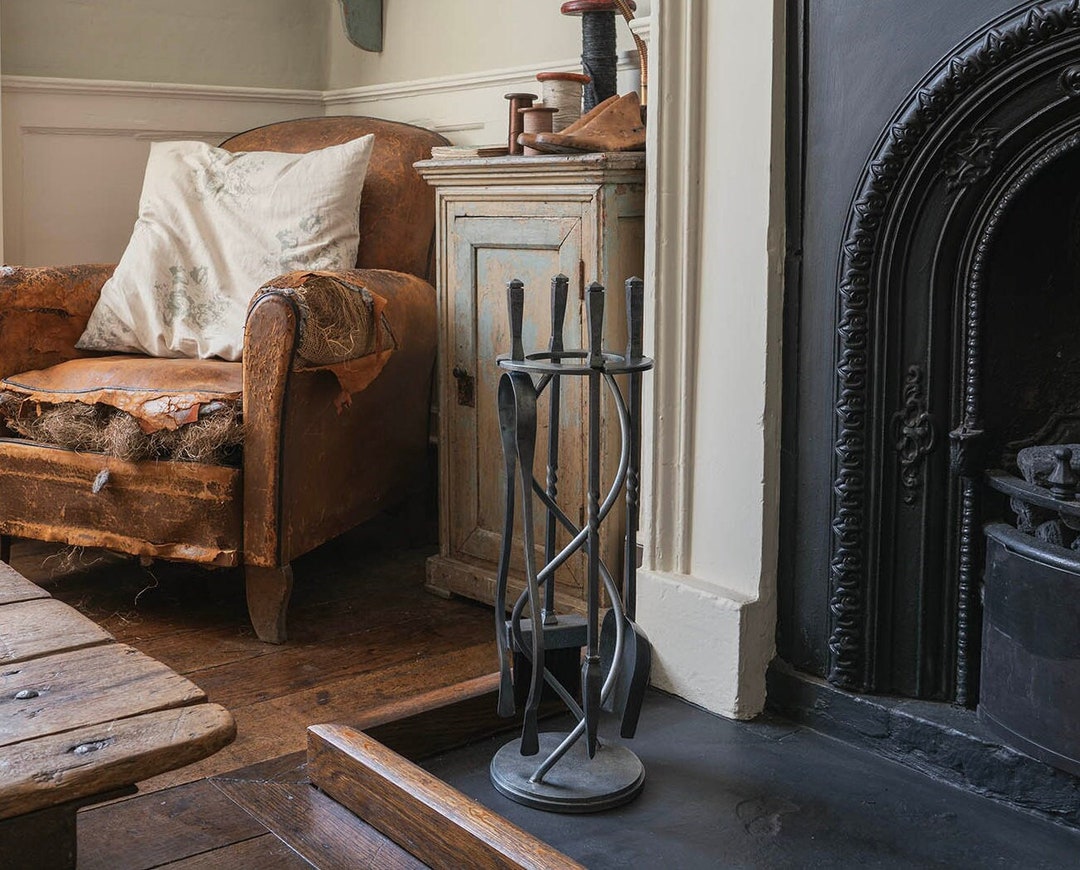 Spiral Fireside Log Burner Companion Set - Avon and Hinton Tools - Matt ...