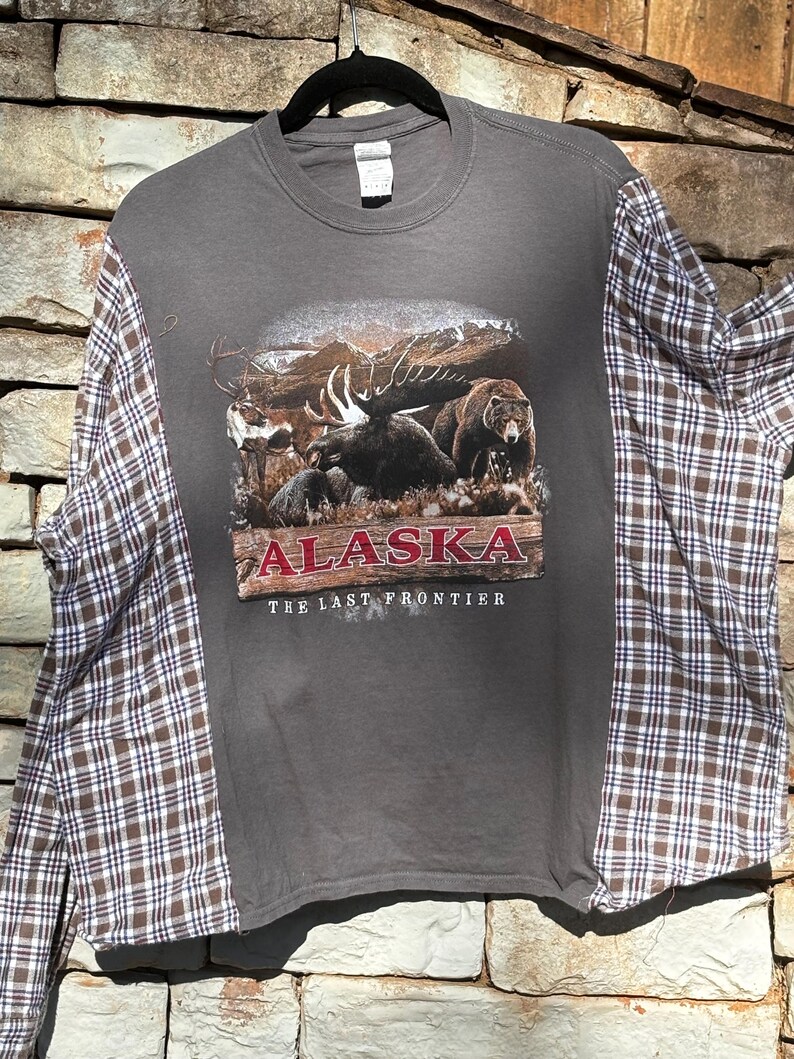 UPCYCLED Oversized Flannel & T-shirt - Alaska (fits S - XXL) - Etsy