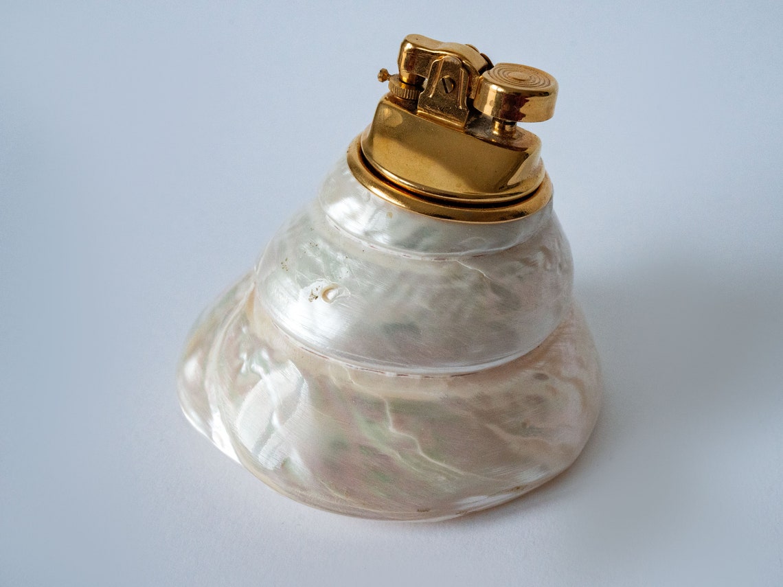 Vintage Pearlized Seashell Tabletop Lighter, Mother of Pearl Niloticus ...