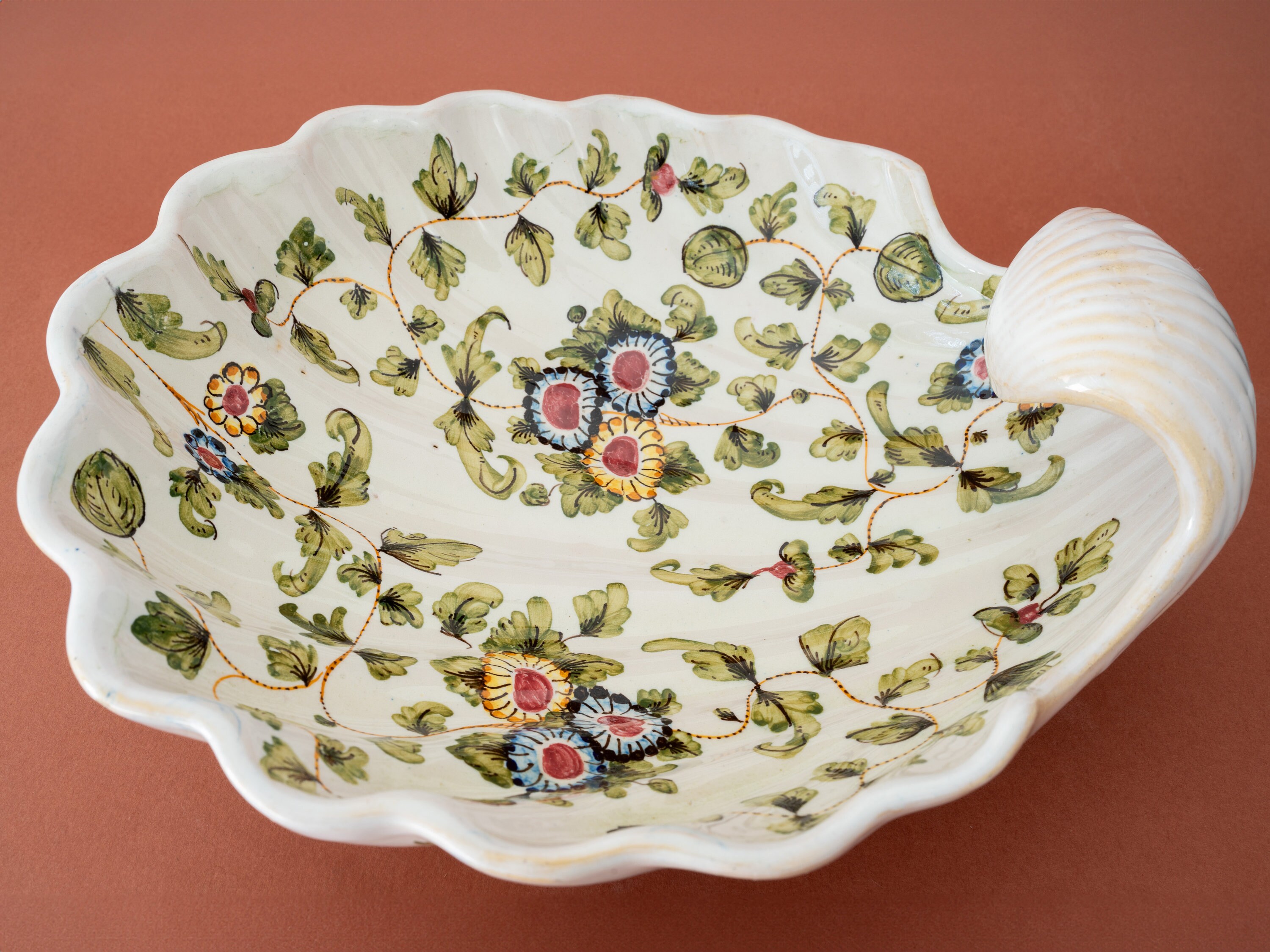 Large Italian Molaroni Pesaro Clam Shell Form Ceramic Serving Bowl ...