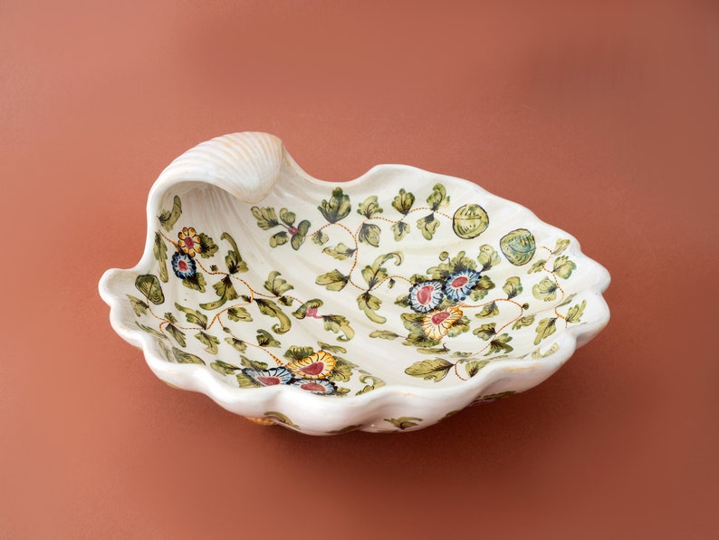 Large Italian Molaroni Pesaro Clam Shell Form Ceramic Serving Bowl ...