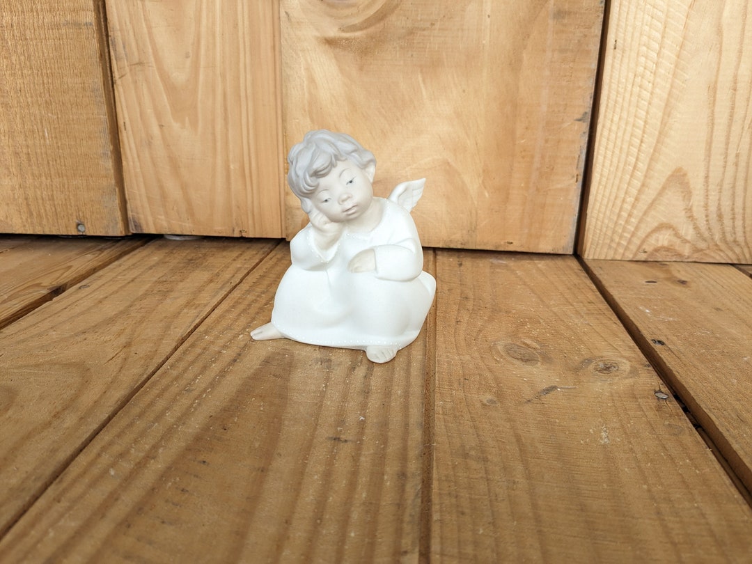 LLADRO Sitting Thinking Angel Cherub Boy 4539. Matte Finish Porcelain ...