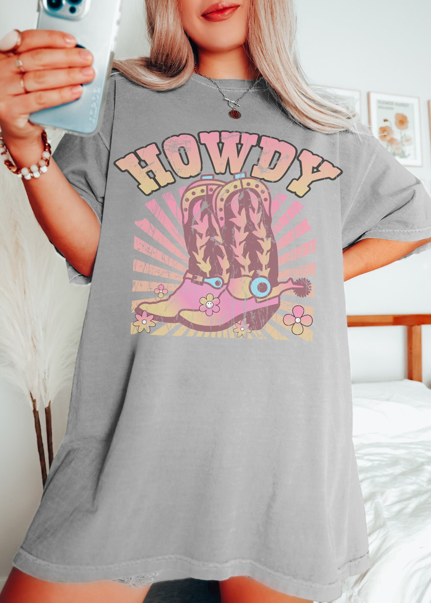 Retro Howdy Tshirt Howdy Cowboy Tee Cowgirl Boho Tee Western Graphic ...