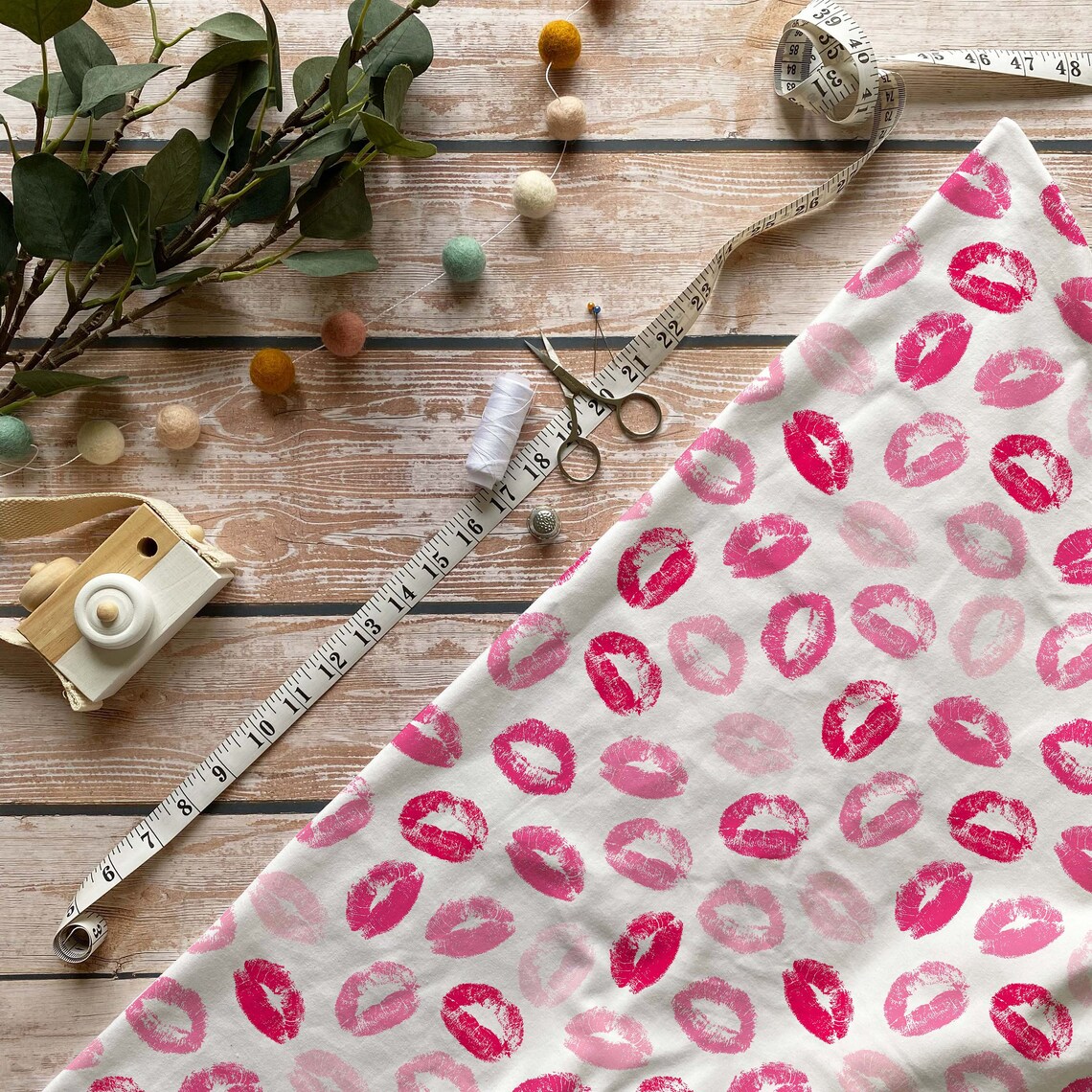 Lipstick Kiss Seamless Pattern, Lipstick Kiss Repeat Pattern, Kisses ...