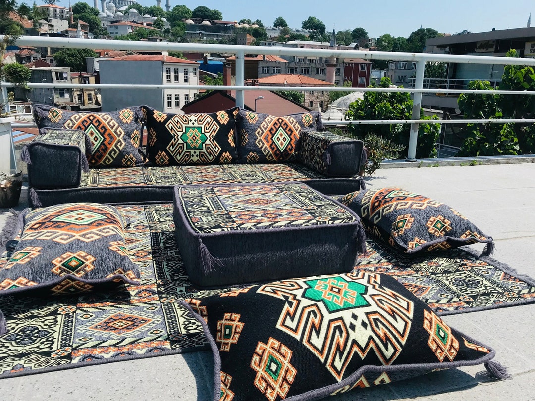 Moroccan Floor Seating Couch: Arabic Sofa Set With Kilim Rug - Etsy