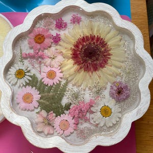 Resin Flower Table Display - Etsy