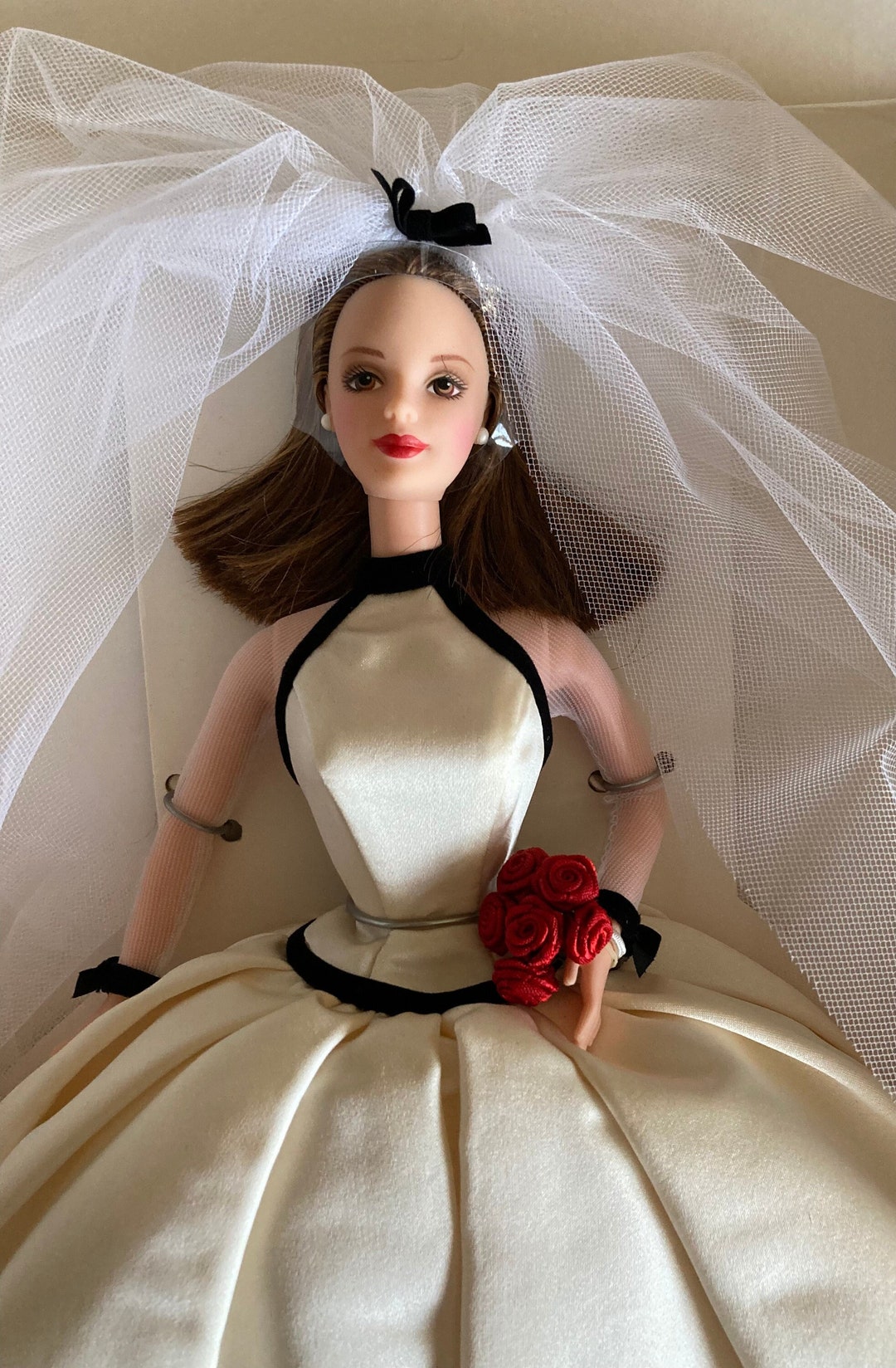 Vintage 1997 Vera Wang barbie Limited Edition Bridal Collection Doll ...