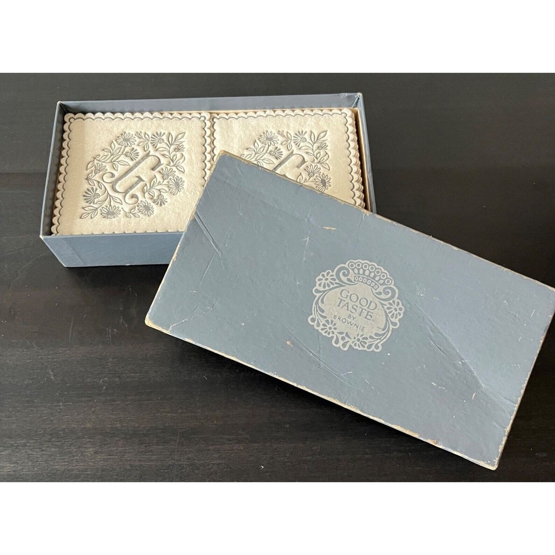 MCM Scalloped Paper Coasters // g Initial // Set - Etsy