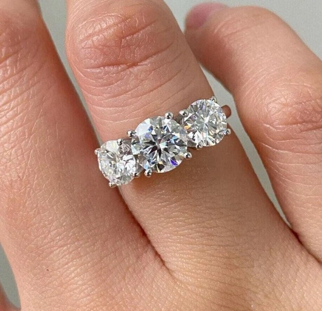 3 Stone Solitaire Wedding Ring / Beautiful 1,2,3 Carat Round Brilliant ...