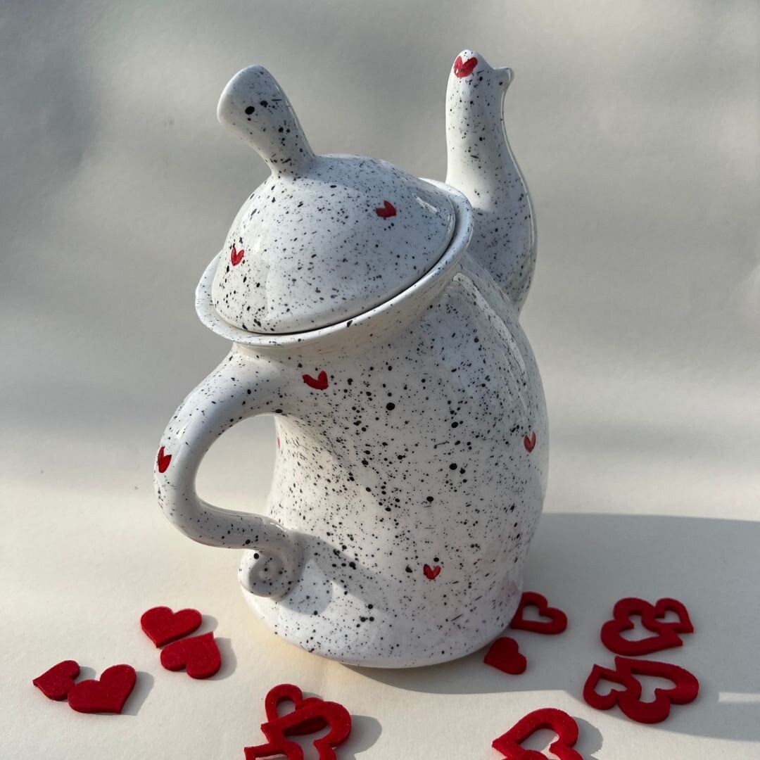 Ceramic Dancing Teapot / Teapot With Red Hears - Etsy