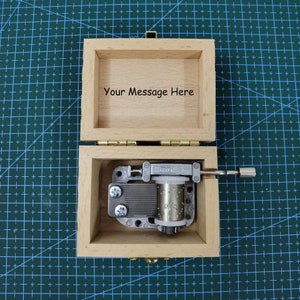 Final Fantasy VIII FF8 Eyes on Me Hand Cranked Wooden Melody Music Box ...