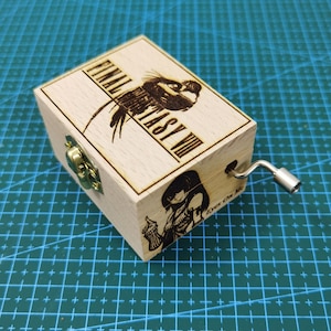 Final Fantasy VIII FF8 Eyes on Me Hand Cranked Wooden Melody Music Box ...