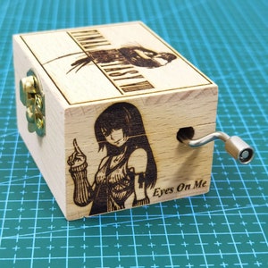 Final Fantasy VIII FF8 Eyes on Me Hand Cranked Wooden Melody Music Box ...