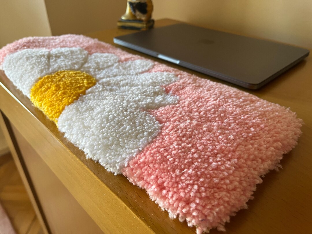 Flower Keyboard Rug W\ Pink Laptop Carpet - Daisy Rug Coaster - Gift ...