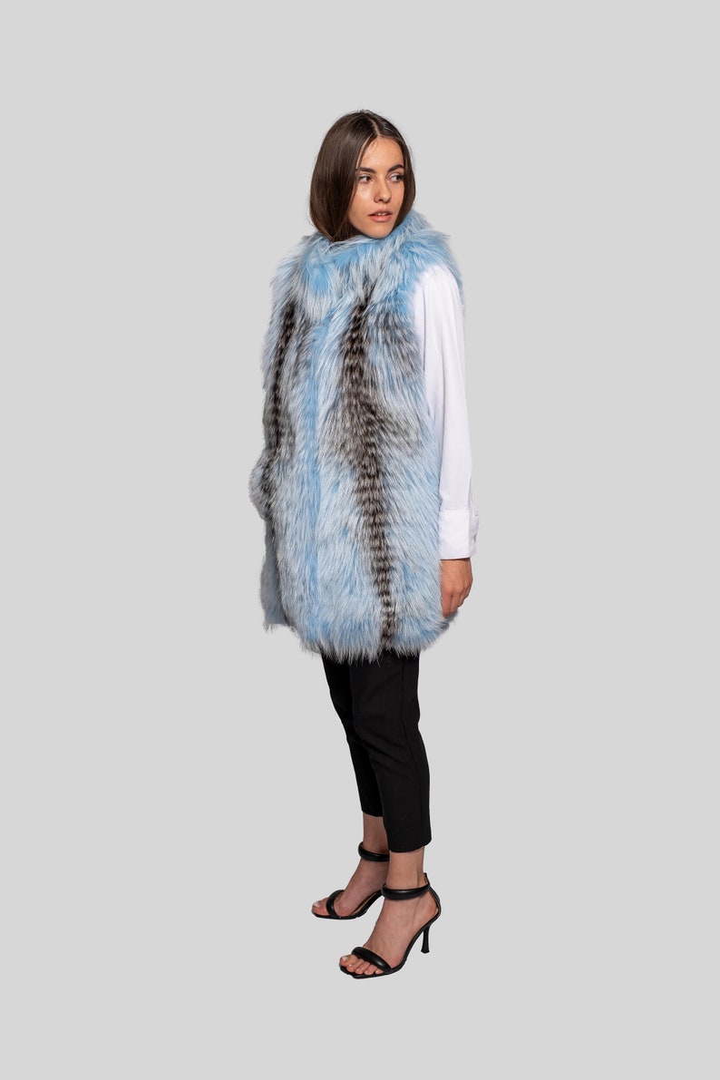 An Impressive Blue Fox Fur Vest,elegant and Cozy Winter Outwear, Modern ...
