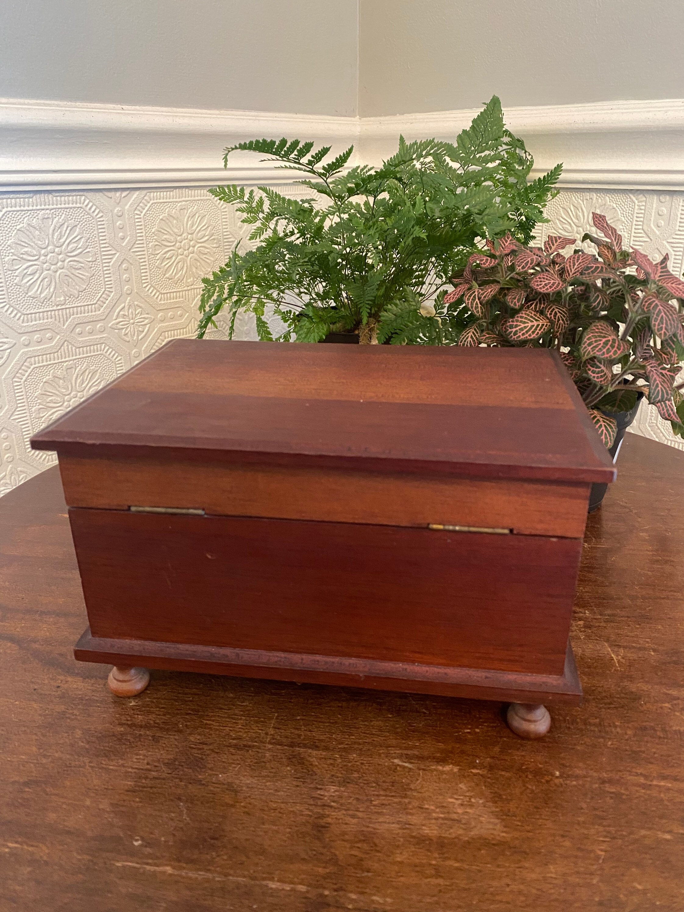 Vintage Wooden Jewelry Music Box 1950s 1960s Red Velvet Lining Rare ...