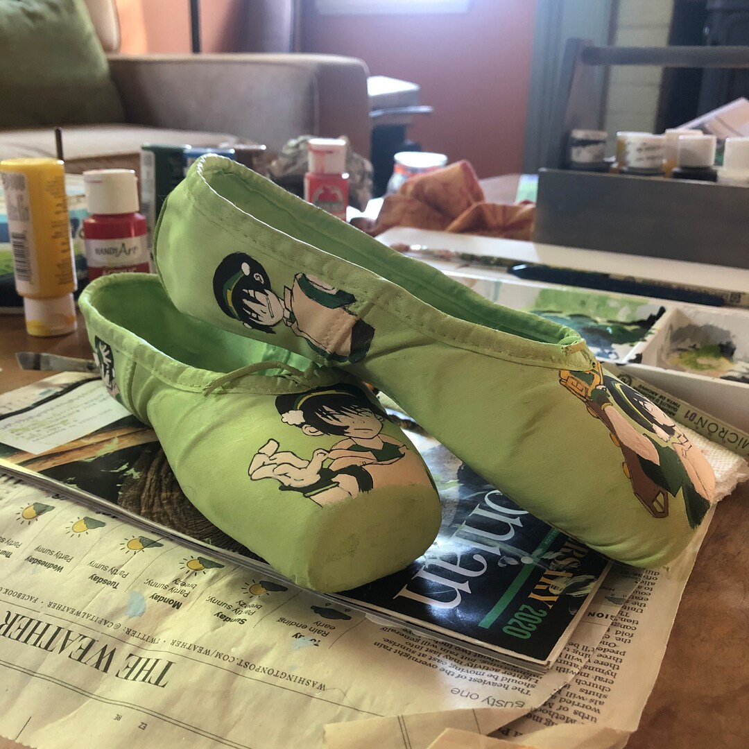 Custom Painted Pointe Shoe - Etsy