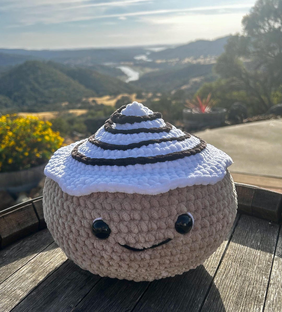 Cinnamon Roll Plushie - Etsy