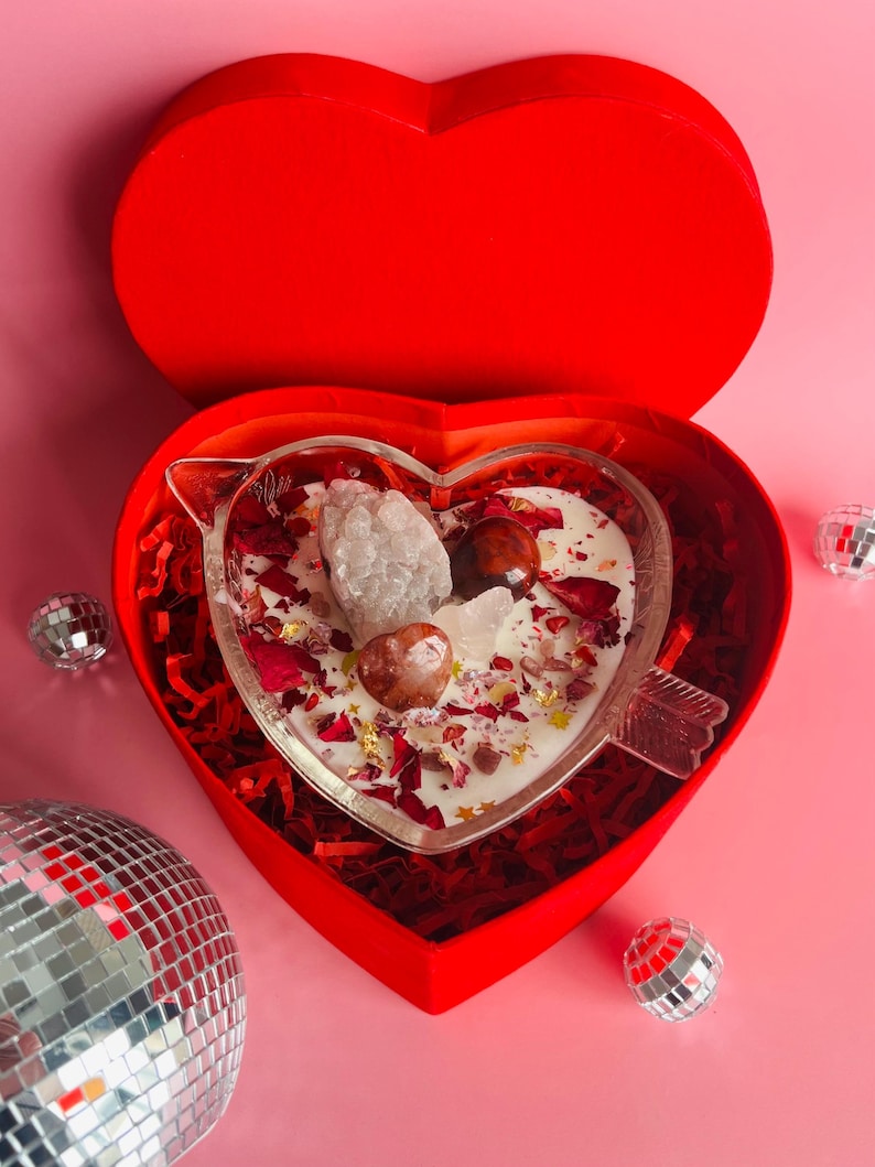 Valentine’s Vintage, Wickless Candle With Crystals & Rose Petals ...