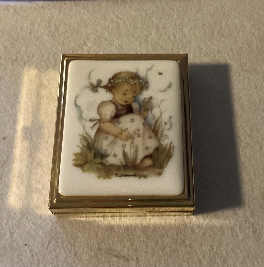 Vintage Hummel Lily of the Valley Large Hinged 3 Way Divided Pill Box 3 ...