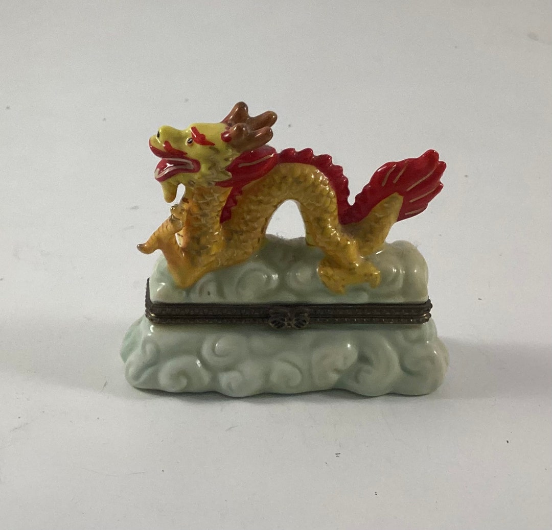 Chinese Foo Dog / Foo Lion Porcelain Hinged Trinket Box With Porcelain ...