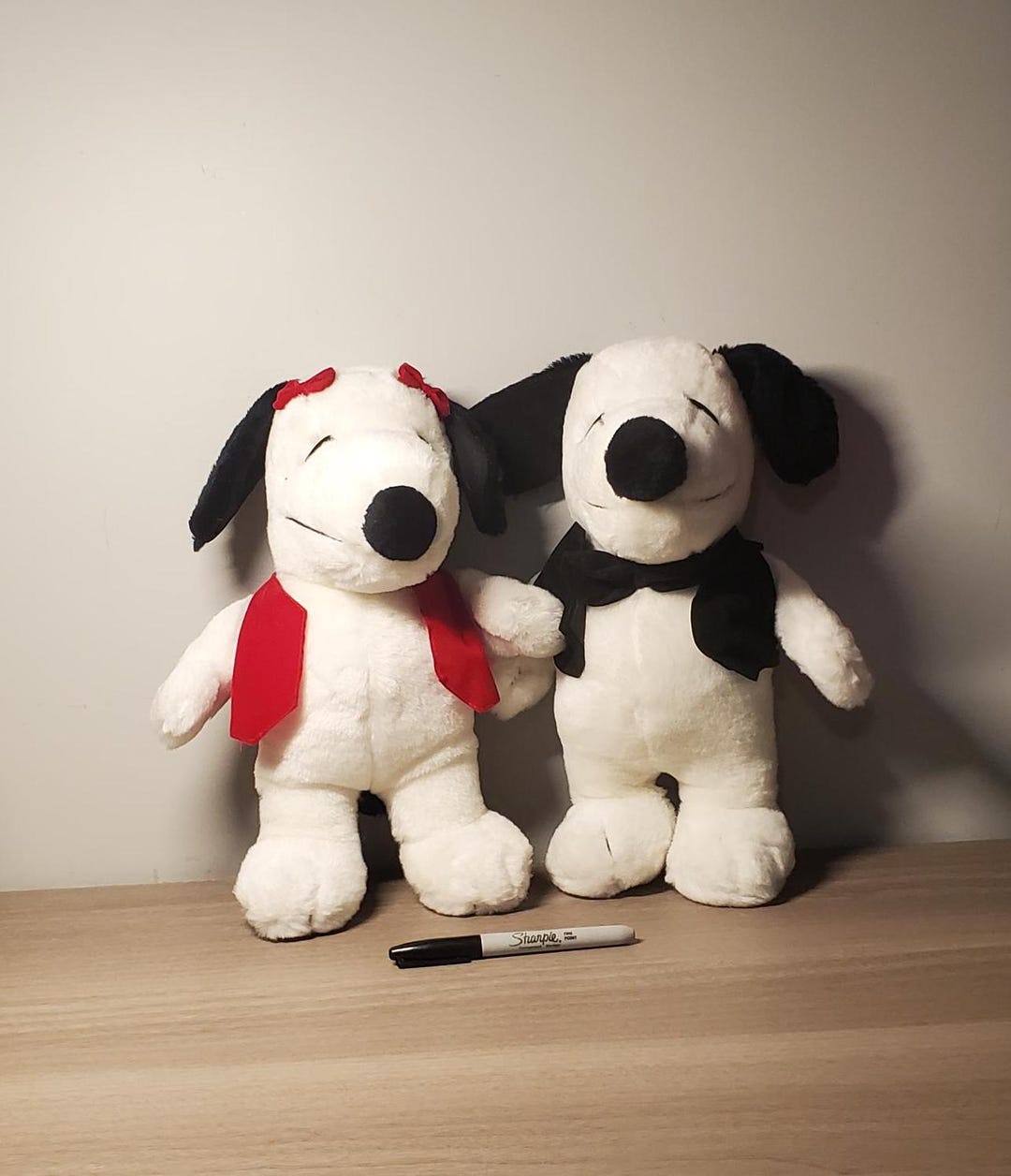 Two Large SNOOPY Beagle Doll Plush Stuffy- Unknown Age Works - Peanuts ...