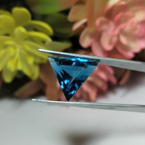 Quality Lab Created London Blue Topaz Triangle Shape 12X12X8.40MM Step ...