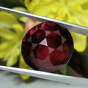 Unique Blood Red Corundum Round Shape 12X12X8.50MM Fantasy Star Cut ...