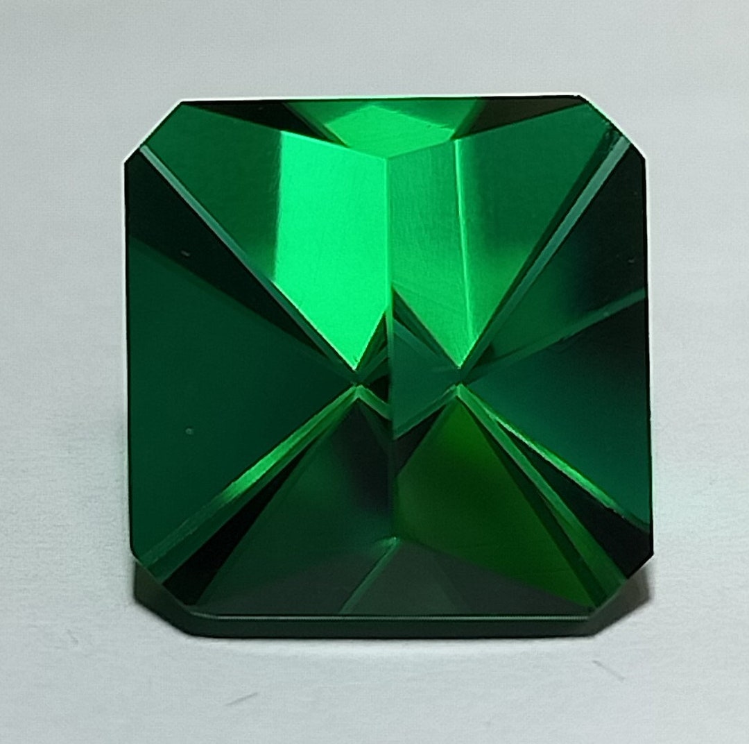 Beautiful!! Visual Effect Cut Lab Created Green Garnet Square Shape ...