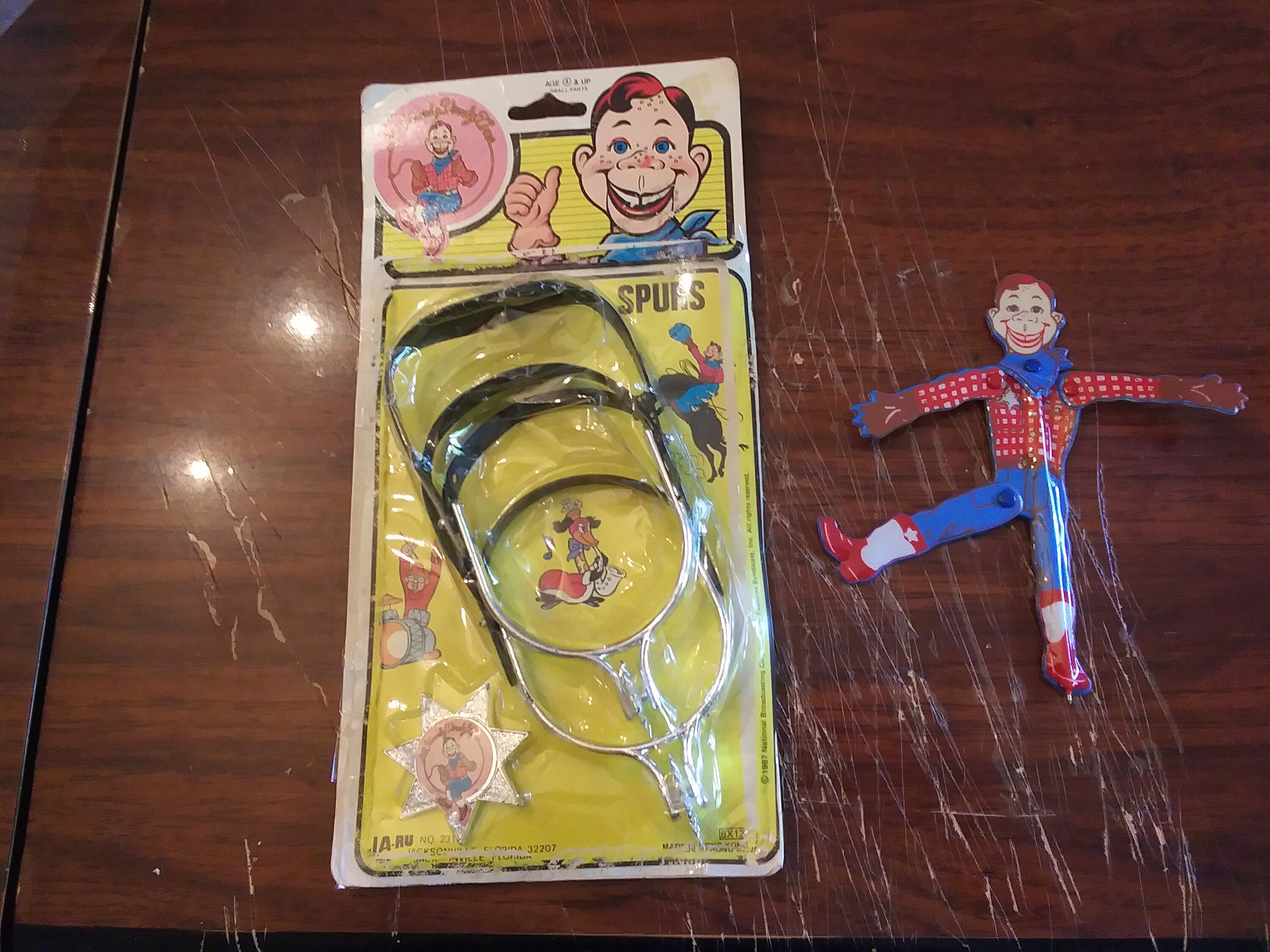 1987 Howdy Doody Horse Spurs and Badge Set + 1988 Howdy Doody Hinged ...
