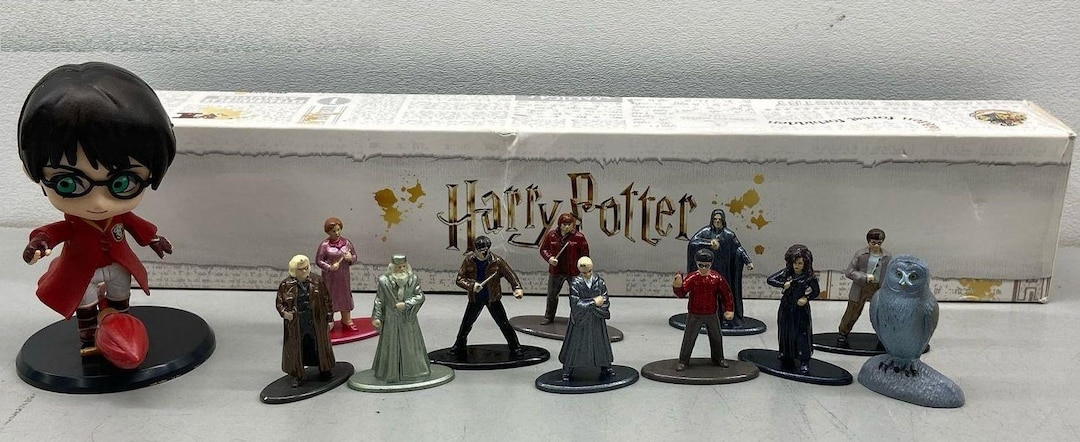 14 Piece Harry Potter Wizarding World Figures and Wand Lot - Etsy