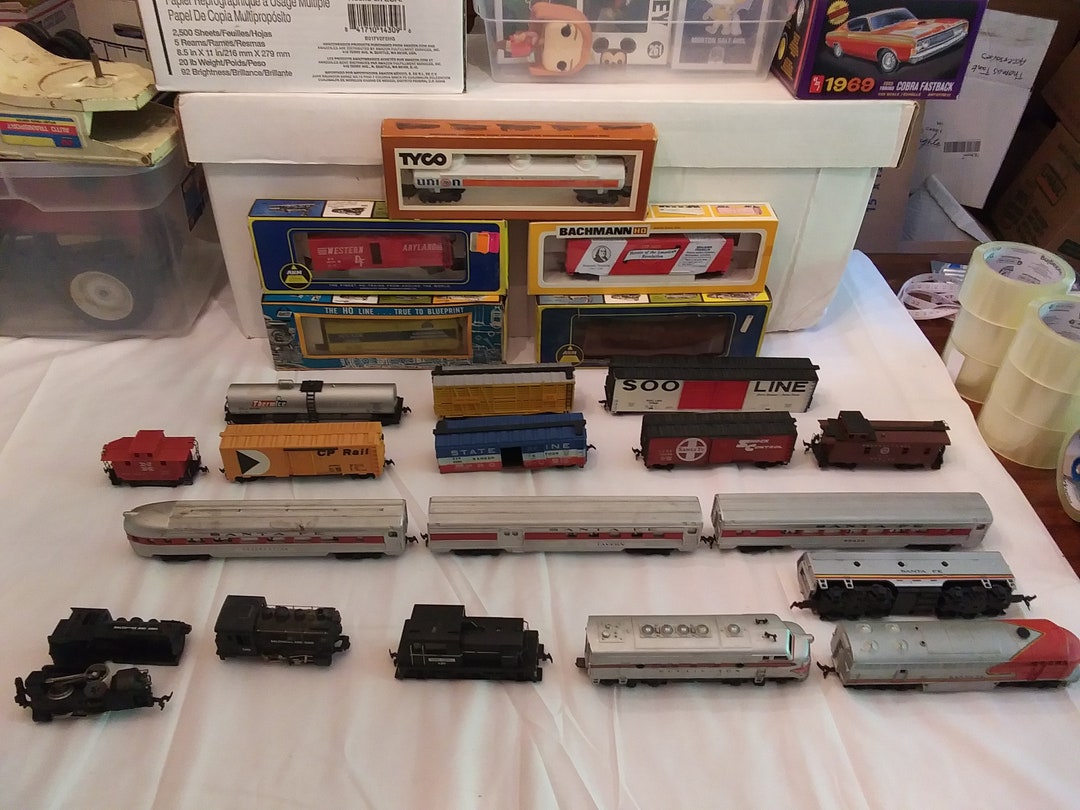 Tyco, Bachmann, AHM, Rivonossi, Tempo HO Scale Trains W/5 Engines - Etsy