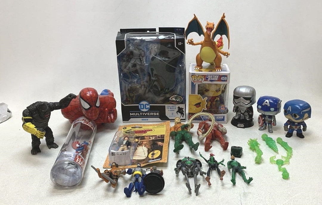 20 Action Figures Pokemon Charizard, Marvel, DC, Indiana Jones, Star ...