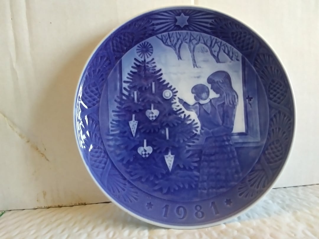 1981 Christmas Plate the Christmas Tree by Royal Copenhagen, Denmark - Etsy