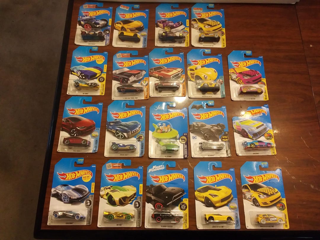 19 Hot Wheels Die-cast Vehicles - Jetsons, Batman, Tesla, Volkswagen ...