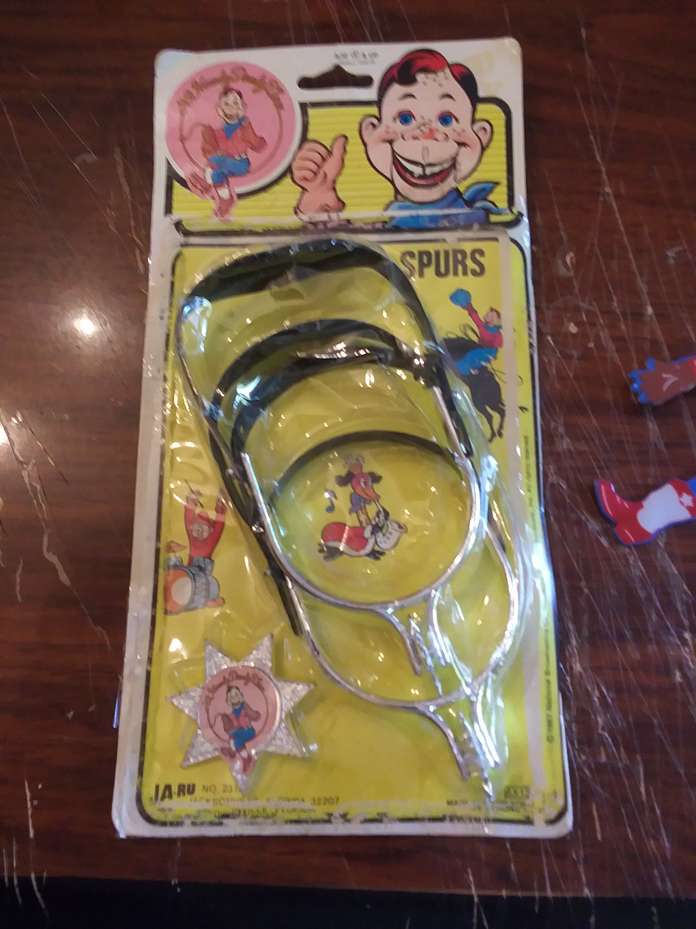 1987 Howdy Doody Horse Spurs and Badge Set + 1988 Howdy Doody Hinged ...