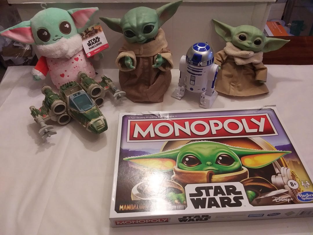 Baby Yoda, Monopoly Game, 1 Talking and 1 Talking Animatronic Moving ...