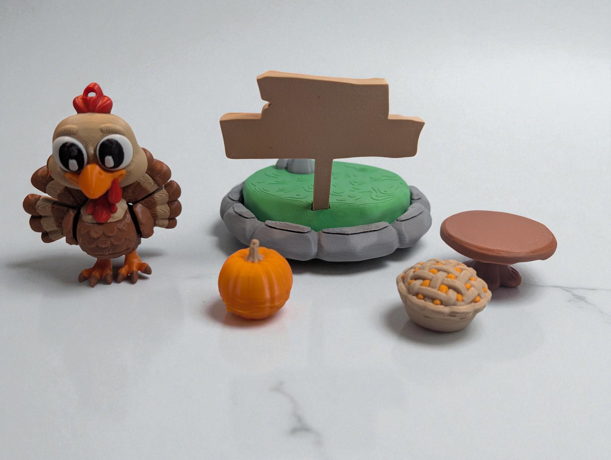 Adorable 3D Printed Thanksgiving Turkey With Pumpkin Pie and Sign ...