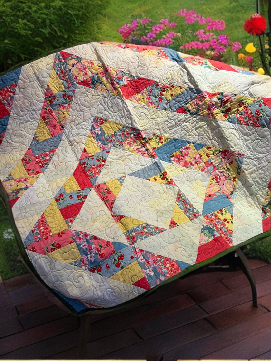 Soft Floral Spring Patchwork Throw Quilt, 100% Premium Quilting Cotton ...