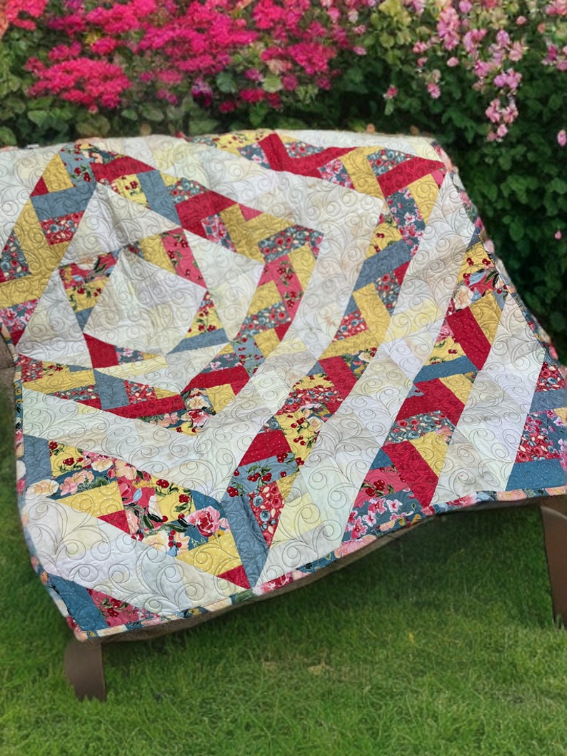 Soft Floral Spring Patchwork Throw Quilt, 100% Premium Quilting Cotton ...